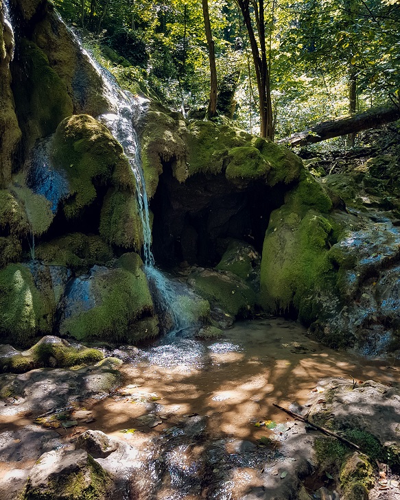 Cascade (B) - România Geografică