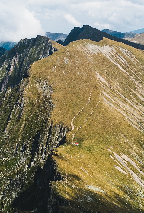 Vârfuri - România Geografică
